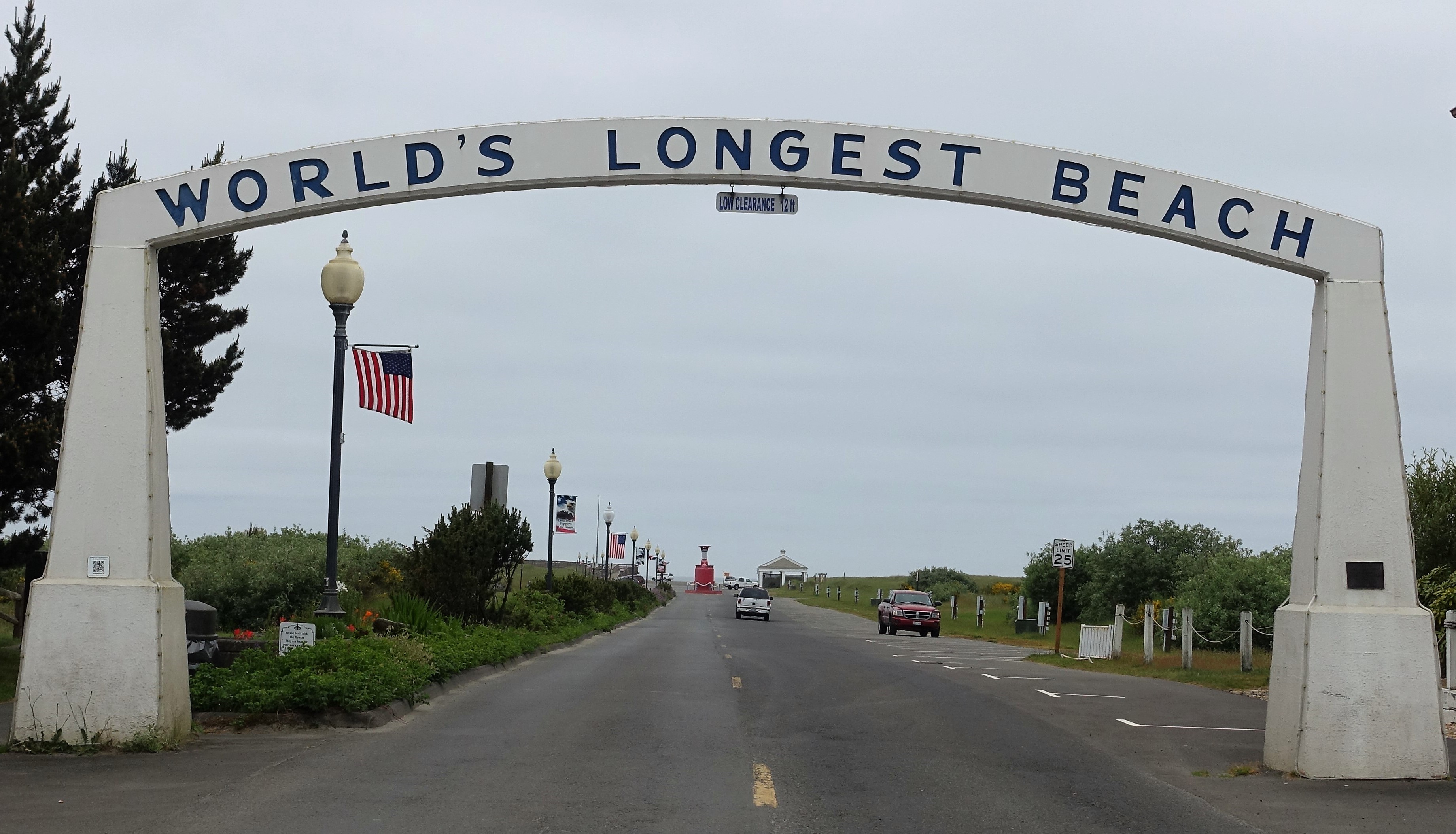 The Colors and Solitude of Long Beach – Cats and Trails and Garden Tales