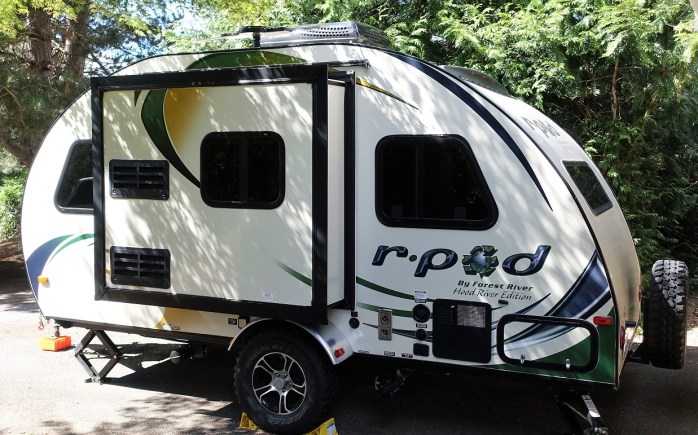 R Pod at Silver Springs – Cats and Trails and Garden Tales