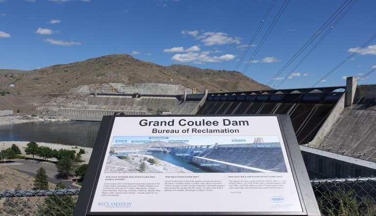 A Trip Through Grand Coulee Country – Cats and Trails and Garden Tales