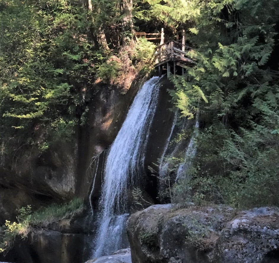 A Hike to the Waterfall in the Green River Gorge! – Cats and Trails and ...